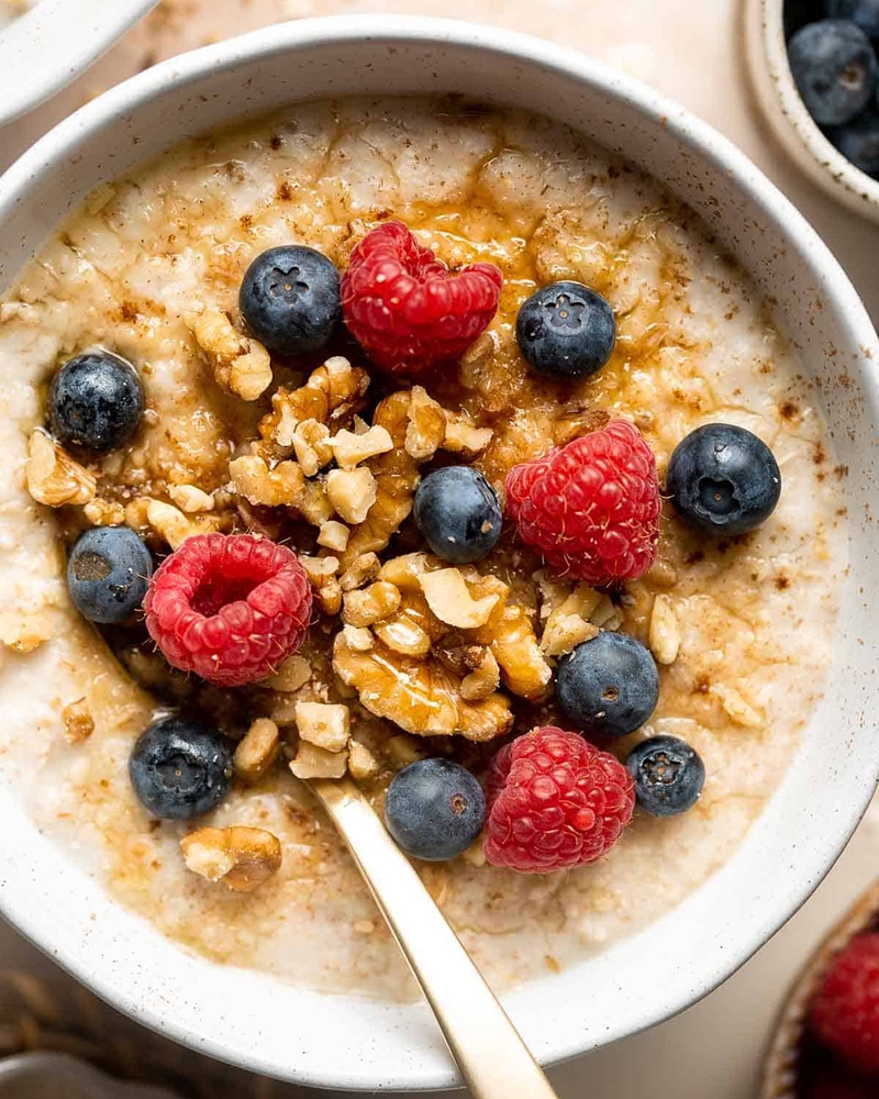 Công thức nấu cháo quả óc chó kết hợp yến mạch giúp bé ăn ngon