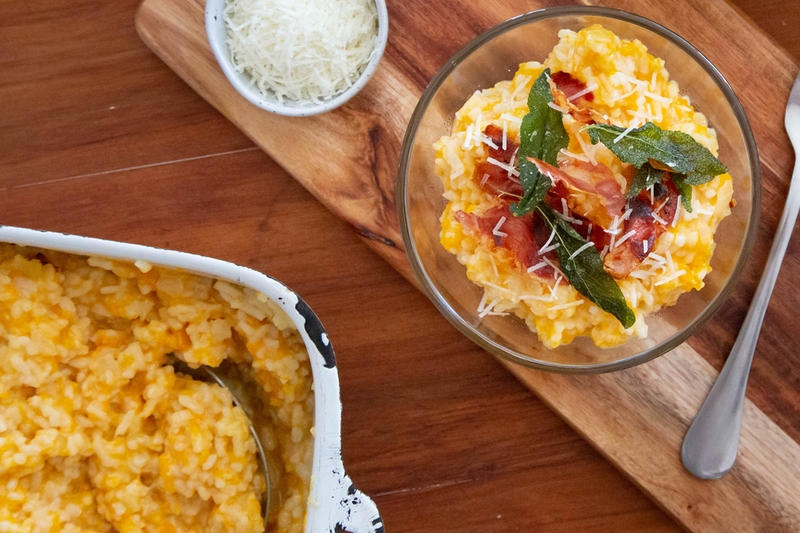 Trổ tài làm cơm Ý risotto bí đỏ sánh dẻo, thơm béo tại nhà