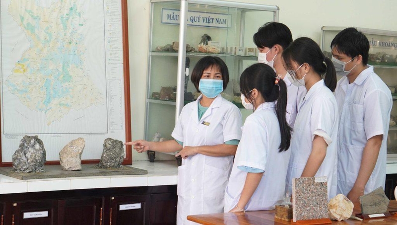Đất hiếm là gì? Vai trò của đất hiếm và cơ hội cho ngành địa chất Việt Nam