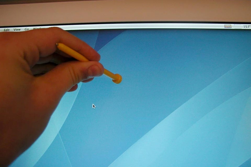 Điểm chết màn hình máy tính là gì? Cách khắc phục ra sao?