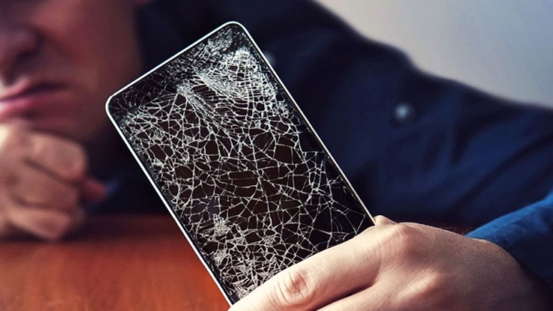 Điện thoại bị cháy màn hình có sửa được không? Lưu ý khi sử dụng