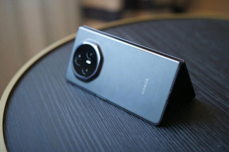 Top điện thoại gập đáng mua nhất trong năm 2024