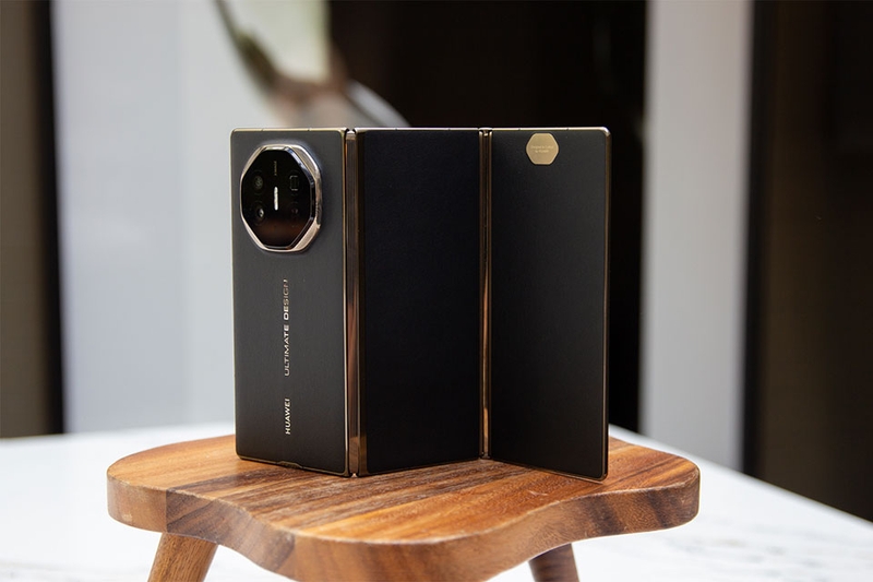 Top điện thoại gập đáng mua nhất trong năm 2024