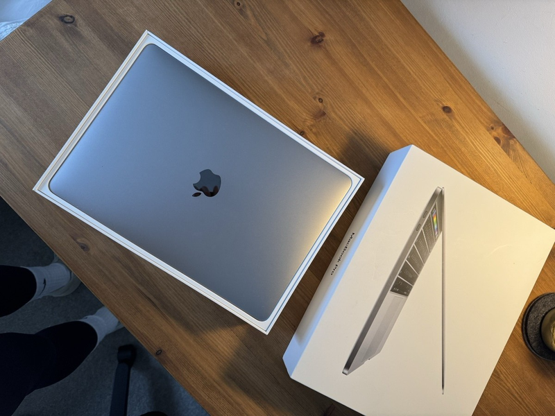 Hàng Apple Open Box là gì? Có khác gì so với máy mới không?