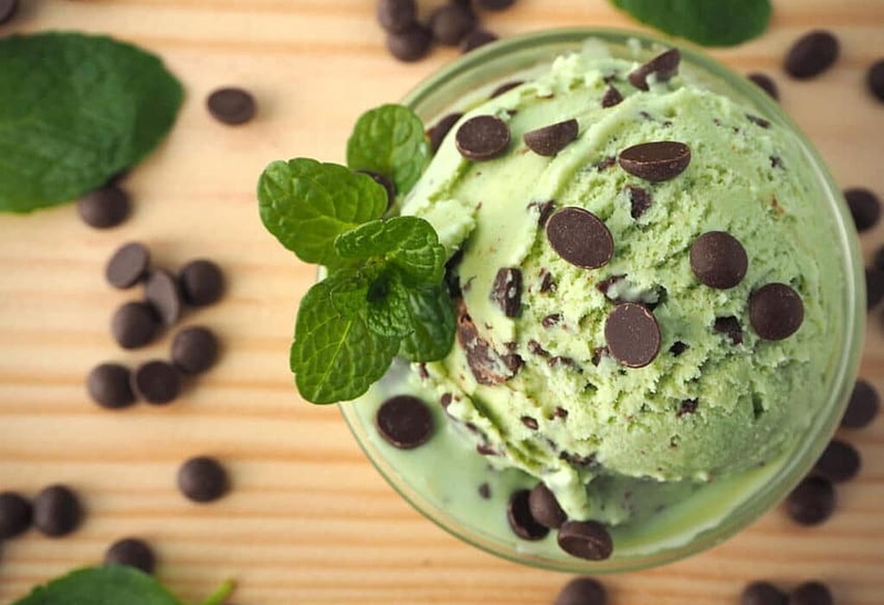 4 cách làm kem bạc hà không hề bị dăm đá, thơm ngon, mát lạnh