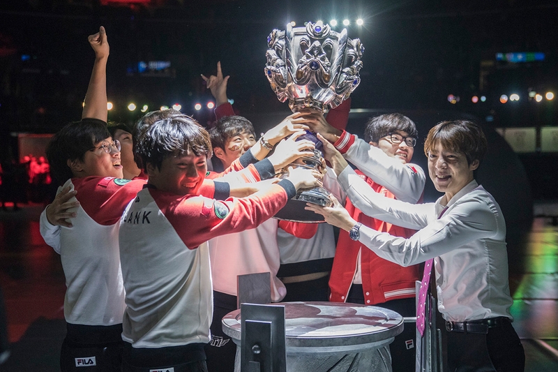 KkOma là ai? Khám phá danh tính “ông trùm” đứng sau những thành công vang dội của T1