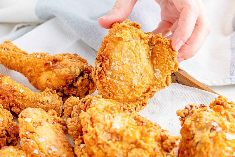 Học ngay cách làm gà rán giòn rụm, thơm ngon bất bại tại nhà