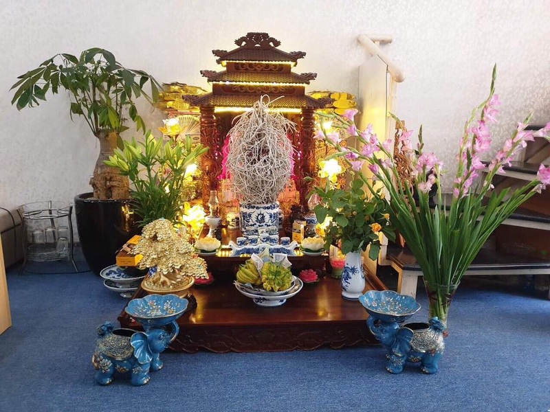 Lễ vật cúng thần Tài mùng 10 hàng tháng cần những gì? Những lưu ý khi cúng Thần Tài