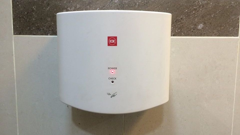 Giải đáp thắc mắc: Máy sấy tay nào tốt? Gợi ý máy sấy tốt nhất