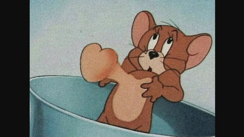 Meme thả tim thể hiện sự yêu thương quý mến của người gửi