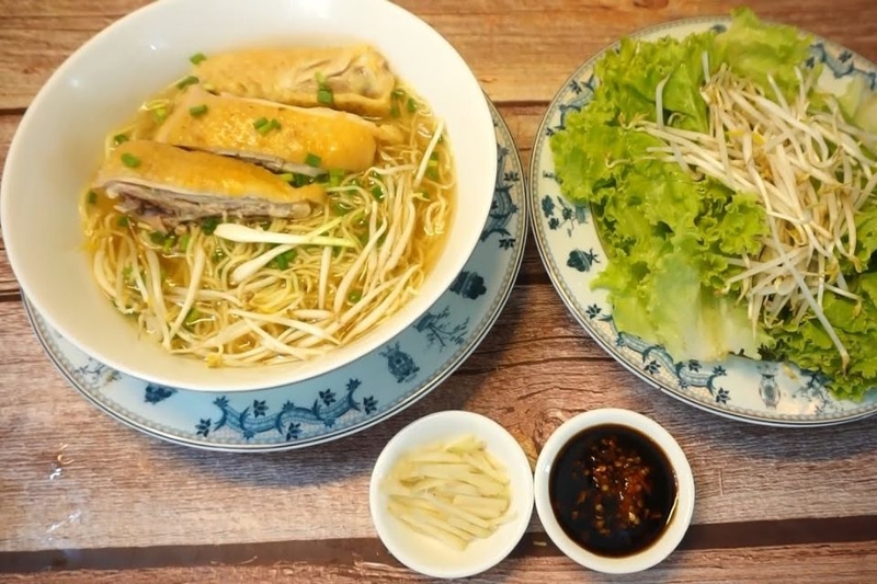 Bí quyết nấu mì gà xá kén chuẩn vị, sợi mì dai gà đậm đà cuốn hút