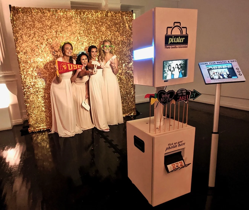 Photobooth là gì? Xu hướng chụp ảnh được ưa chuộng hiện nay