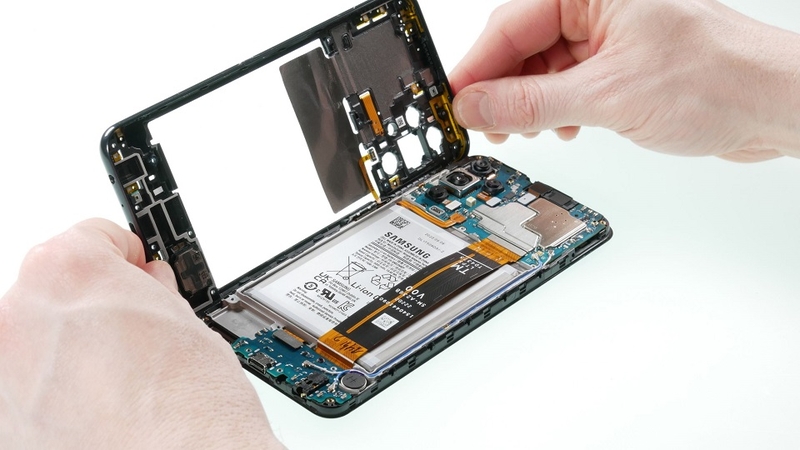 Bảng giá thay pin điện thoại Samsung cập nhật mới nhất năm 2026