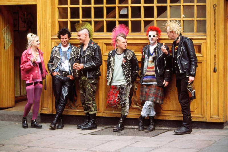 Punk rock: Khi tiếng guitar trở thành biểu tượng thời trang tự do