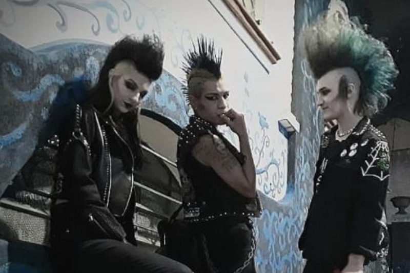 Punk rock: Khi tiếng guitar trở thành biểu tượng thời trang tự do