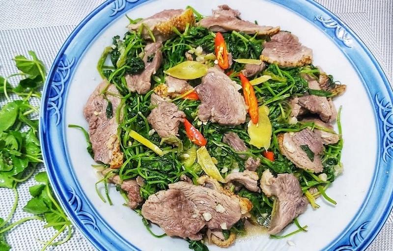 Cách làm rau má xào thịt bò ngon mềm, thanh mát, bổ dưỡng cho bữa cơm ...