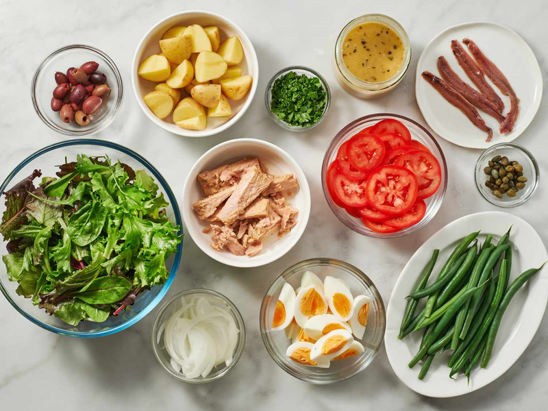 Salad Nicoise là gì? Hướng dẫn cách làm salad Nicoise chuẩn Pháp