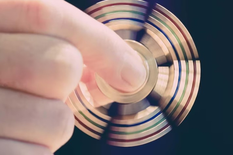 Spinner là gì? Đồ chơi giảm stress và xu hướng trên toàn cầu