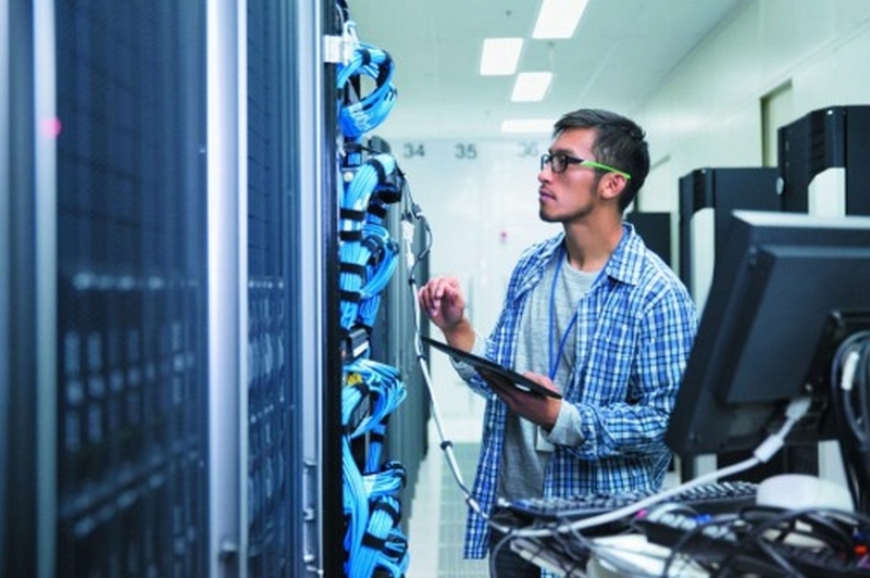 System Admin là gì? Toàn cảnh nghề quản trị hệ thống từ trách nhiệm đến ...