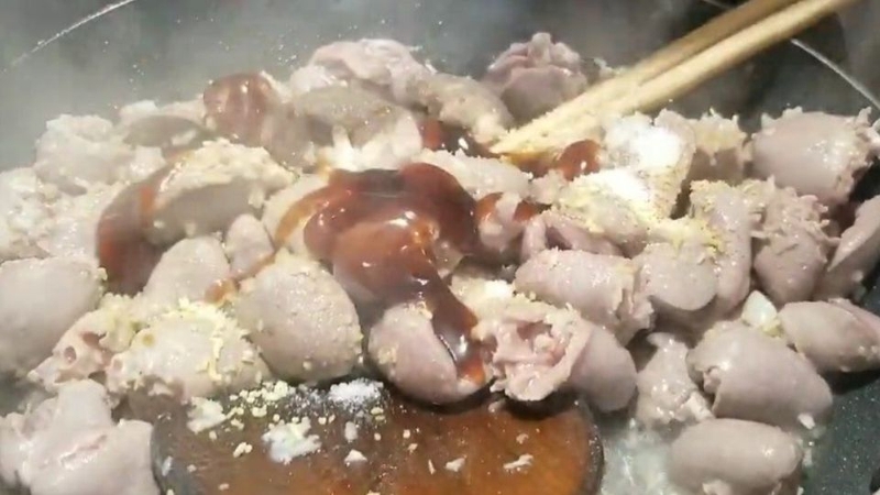 Món tim gà cháy tỏi thơm ngon, đậm đà cho bữa ăn thêm hấp dẫn