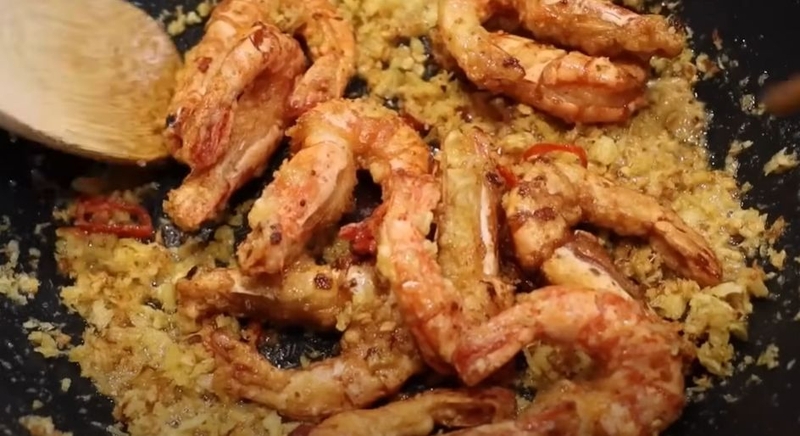 Hướng dẫn cách làm tôm đất rang muối giòn rụm, ngon mê ly