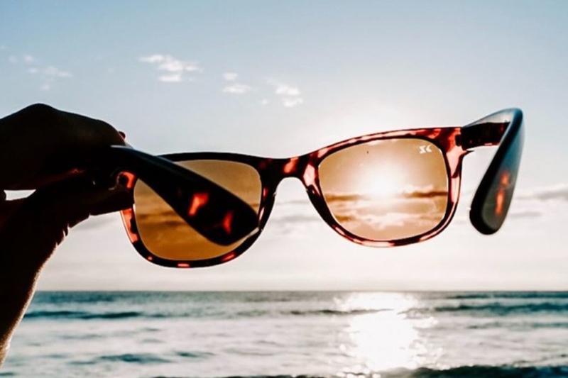 UV400 trên mắt kính là gì? Tác dụng, cách kiểm tra và lý do nên chọn kính UV400