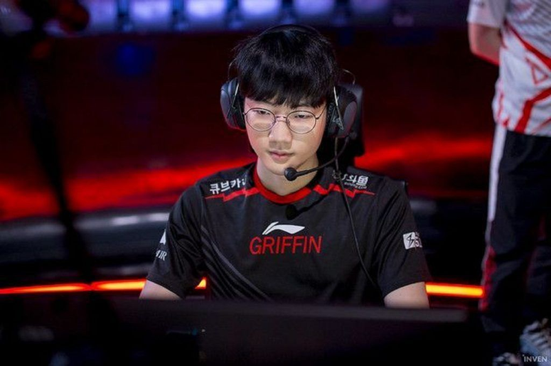 Viper LOL là ai? Vì sao anh được ví như "cỗ máy gánh team"?