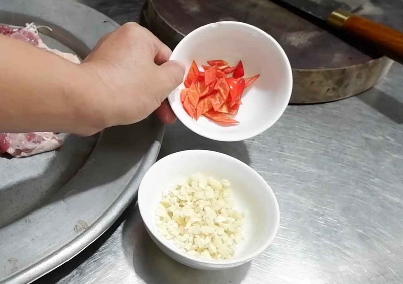 Thử ngay cách làm vịt xào rau má đổi gió cho cuối tuần này