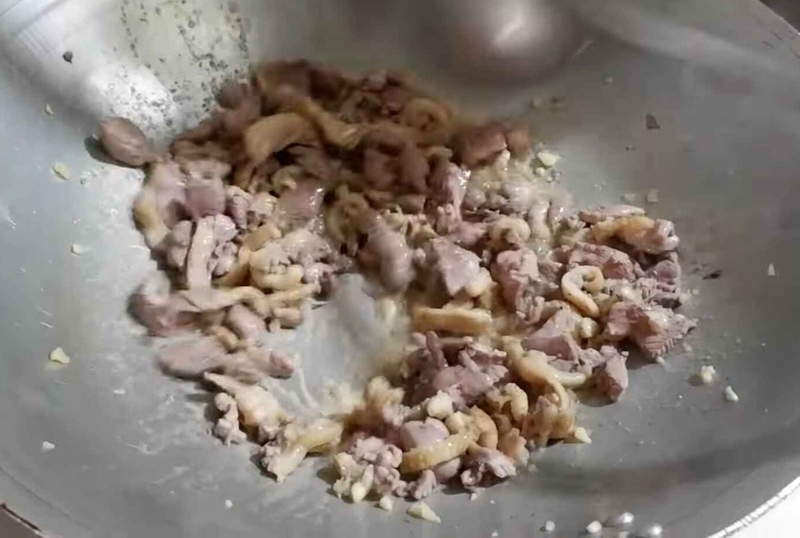 Thử ngay cách làm vịt xào rau má đổi gió cho cuối tuần này