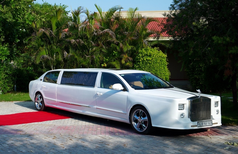 Xe limousine là gì? Đặc điểm và những mẫu limousine nổi bật