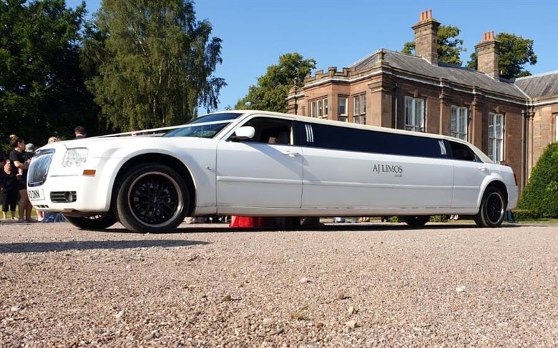 Xe limousine là gì? Đặc điểm và những mẫu limousine nổi bật
