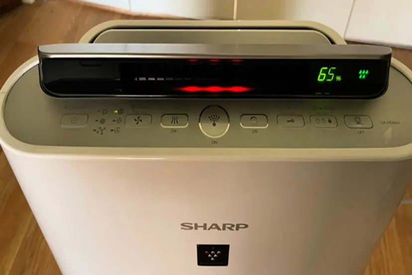 Máy lọc không khí Sharp báo đèn đỏ là gì? Có nguy hiểm không?