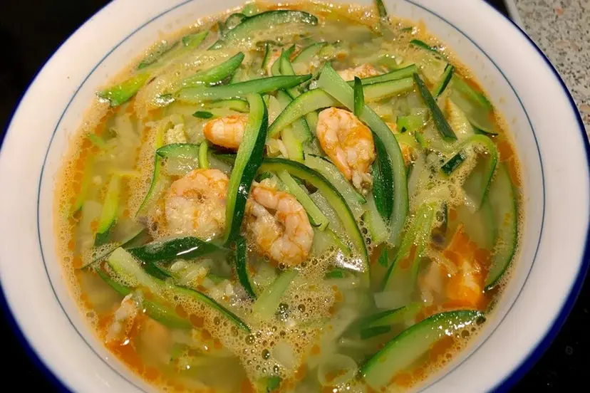 Cách nấu canh bí ngòi nấu tôm thanh mát, bổ dưỡng cho bữa cơm gia đình