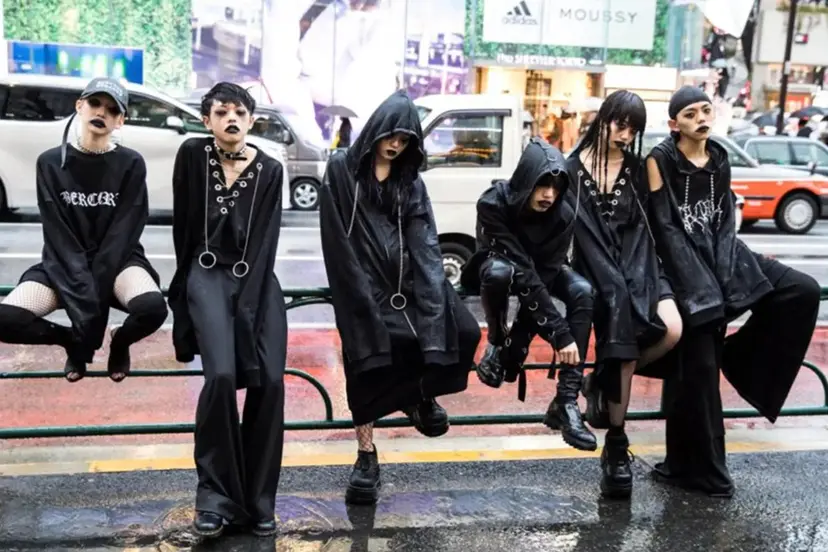 Emo là gì? Phong cách Emo và hành trình tái sinh mạnh mẽ trong giới trẻ ...