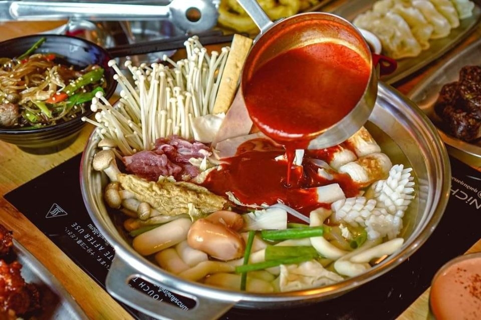 Cách làm lẩu tokbokki cực dễ với 2 công thức thơm ngon