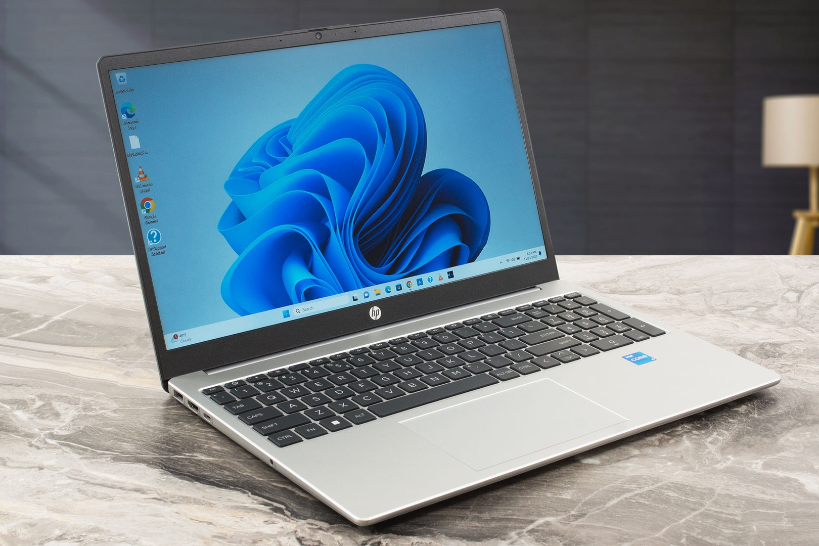 Đánh giá HP 250 G10: Laptop văn phòng “đủ dùng” cho nhu cầu làm việc ...