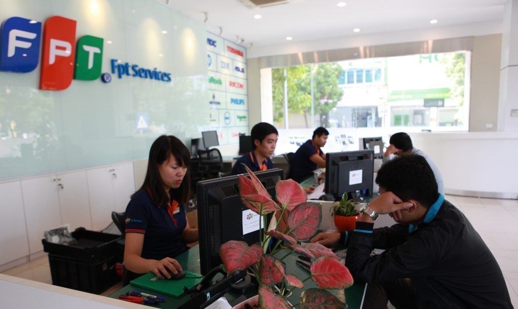 FPT Services chính thức thay pin mới cho iPhone chậm
