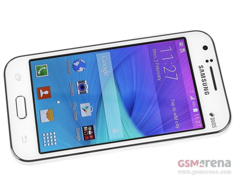 Trên tay Galaxy J1, smartphone giá rẻ của Samsung
