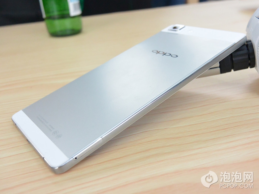 Oppo R7 sắp được trình làng, tiếp tục kế thừa thiết kế siêu mỏng của R5