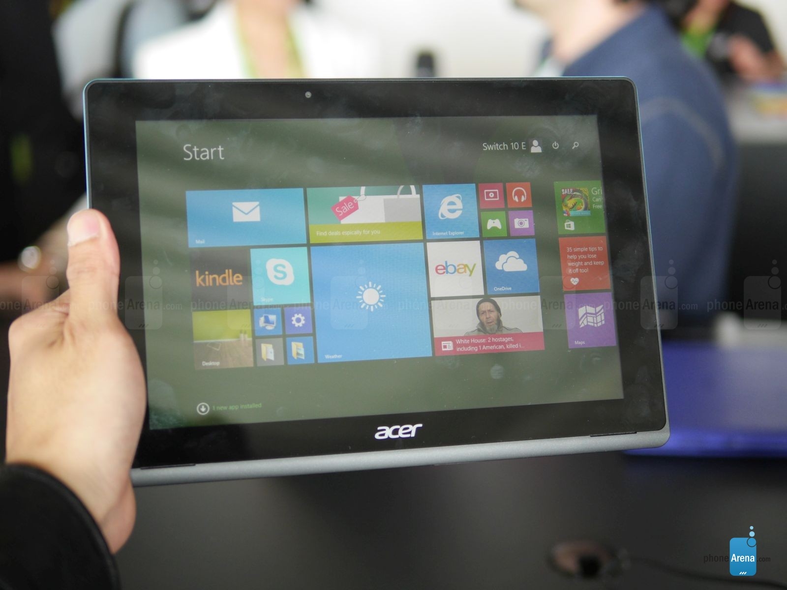 Trên tay thiết bị 2 trong 1 Acer Aspire Switch 10 E
