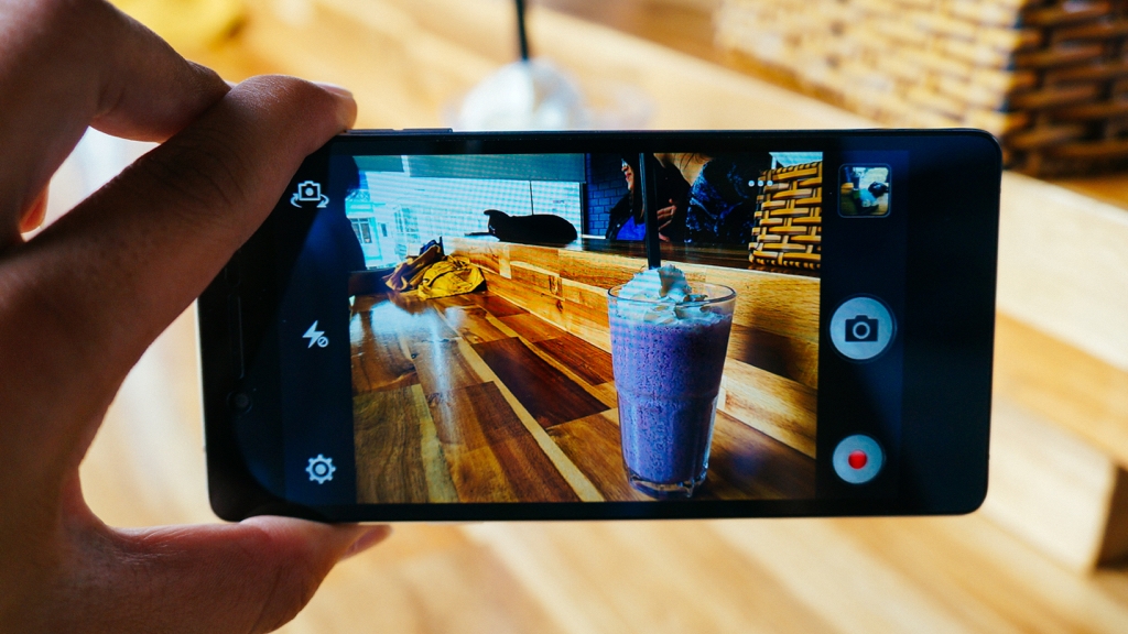 Khả năng chụp ảnh thực tế của Oppo R1k