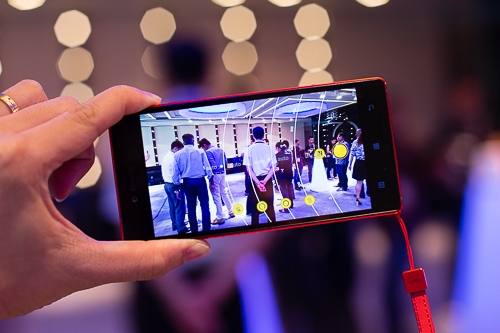 Đánh giá smartphone Vibe Shot: thiết kế đẹp và camera ấn tượng