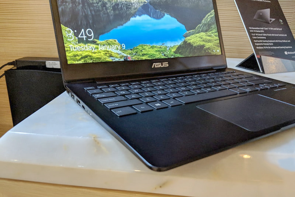 [CES 2018] Trên tay Asus Zenbook 13 2018