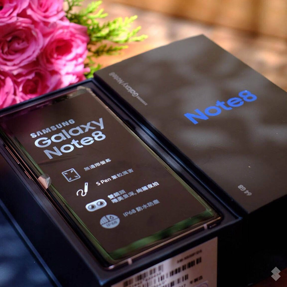 Mở hộp Samsung Galaxy Note 8 Blossom Pink ở Việt Nam