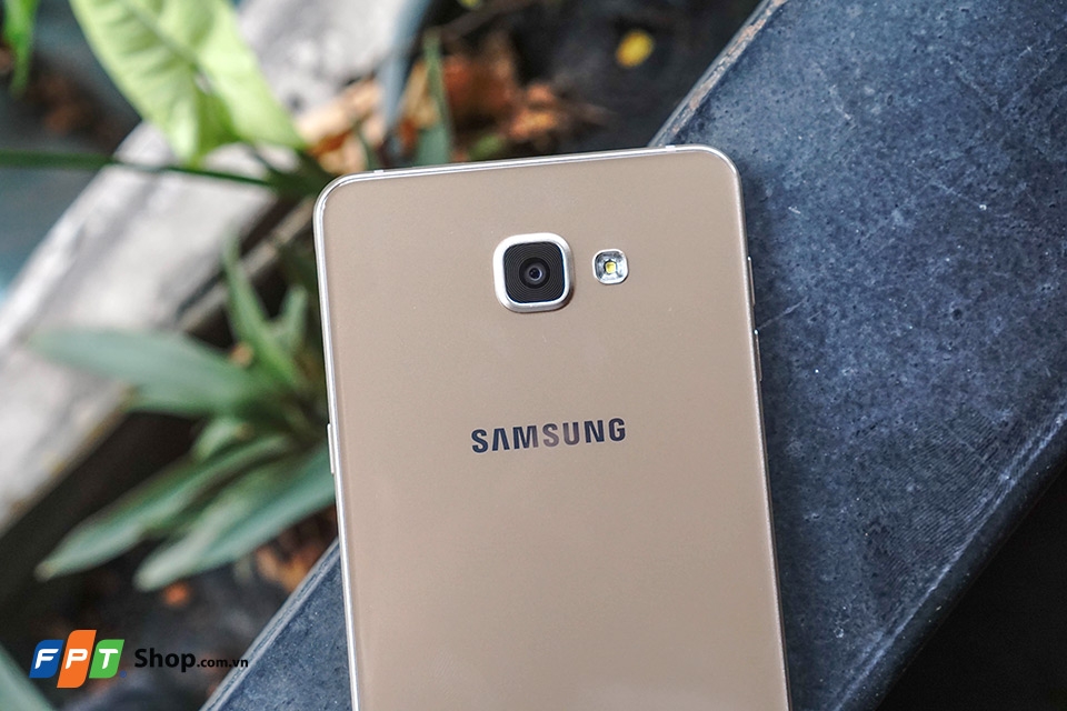 Mở hộp Galaxy A9 Pro: Mạnh mẽ, đẹp tinh tế
