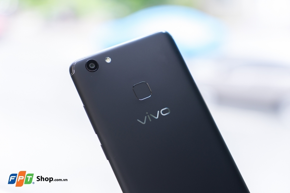 Đánh giá Vivo V7 Plus: Camera 24MP, Snapdragon 450