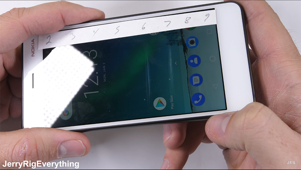 Video thử độ bền Nokia 2 và cái kết bất ngờ