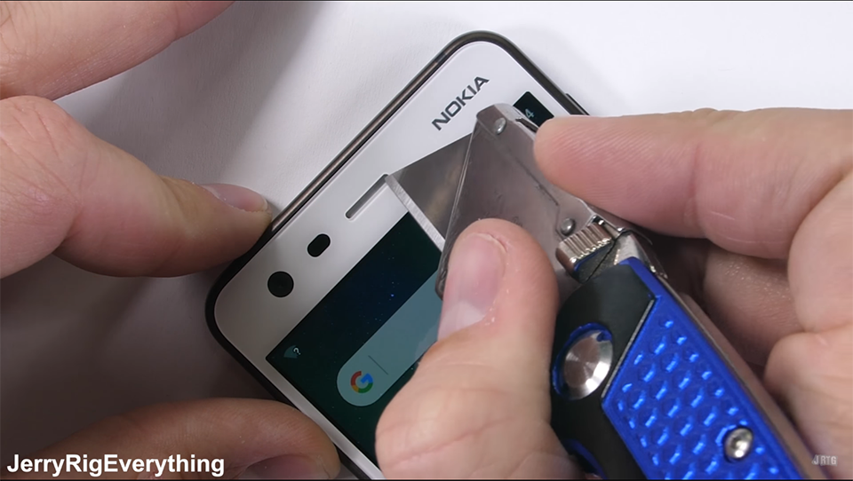 Video thử độ bền Nokia 2 và cái kết bất ngờ