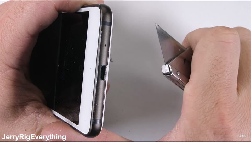 Video thử độ bền Nokia 2 và cái kết bất ngờ