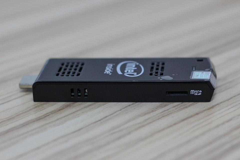 Mở hộp và trên tay Intel Compute Stick tại FPTShop